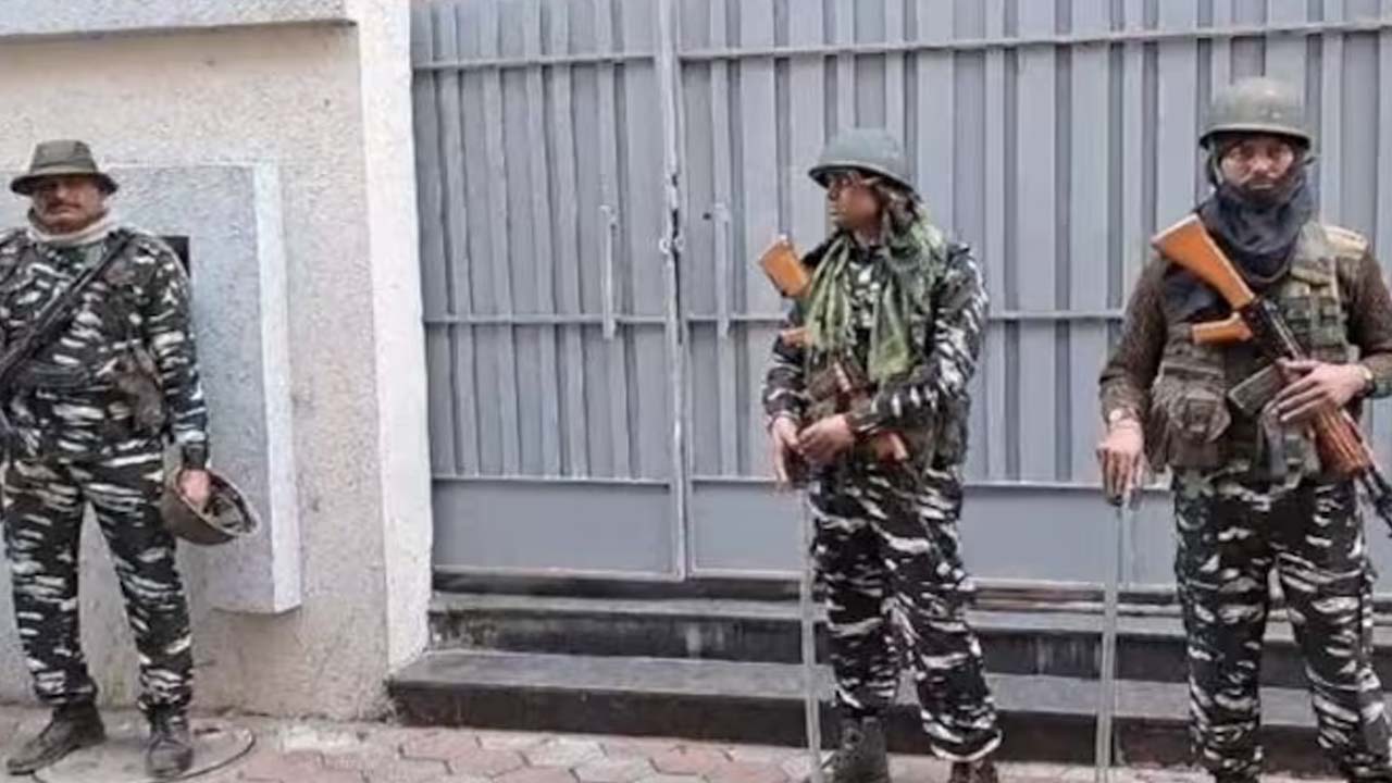 ED ने बंगाल के मंत्री और TMC नेताओं के ठिकानों पर की छापेमारी