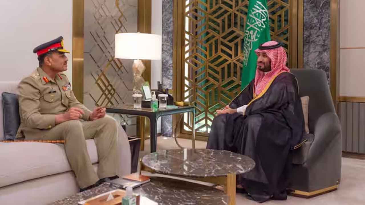 Pakistan Army Chief: ट्रंप के जीतते ही सऊदी अरब पहुंचे पाक के आर्मी चीफ