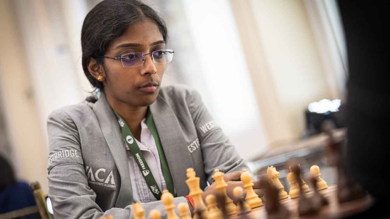 R Vaishali: वर्ल्ड ब्लिट्ज चेस चैम्पियनशिप में वैशाली ने जीता ब्रॉन्ज मेडल